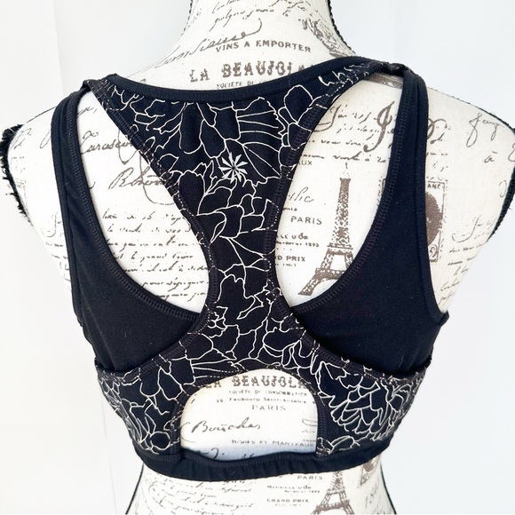 Athleta | Tops | Athleta Black Reflective Floral Bra Triple Dare Bra ...